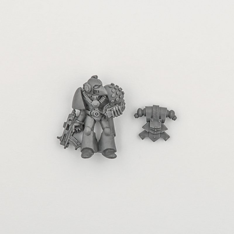 Space Marine with Bolter / Brother Slater 1988 | BlackMarketMiniatures.net